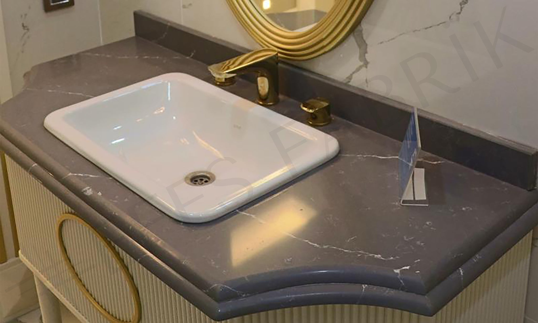 Magnolia Quartz Slab | Quartz | Countertop - Fabrikstone