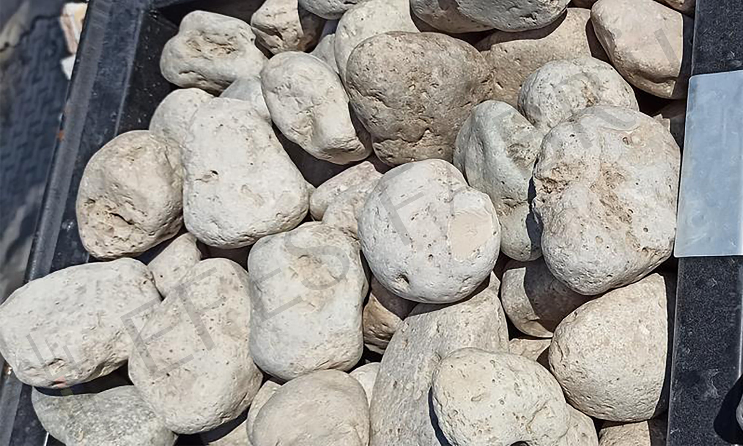 River Tumbled Travertine Pebble Stone | Naural Stone | Landscape ...