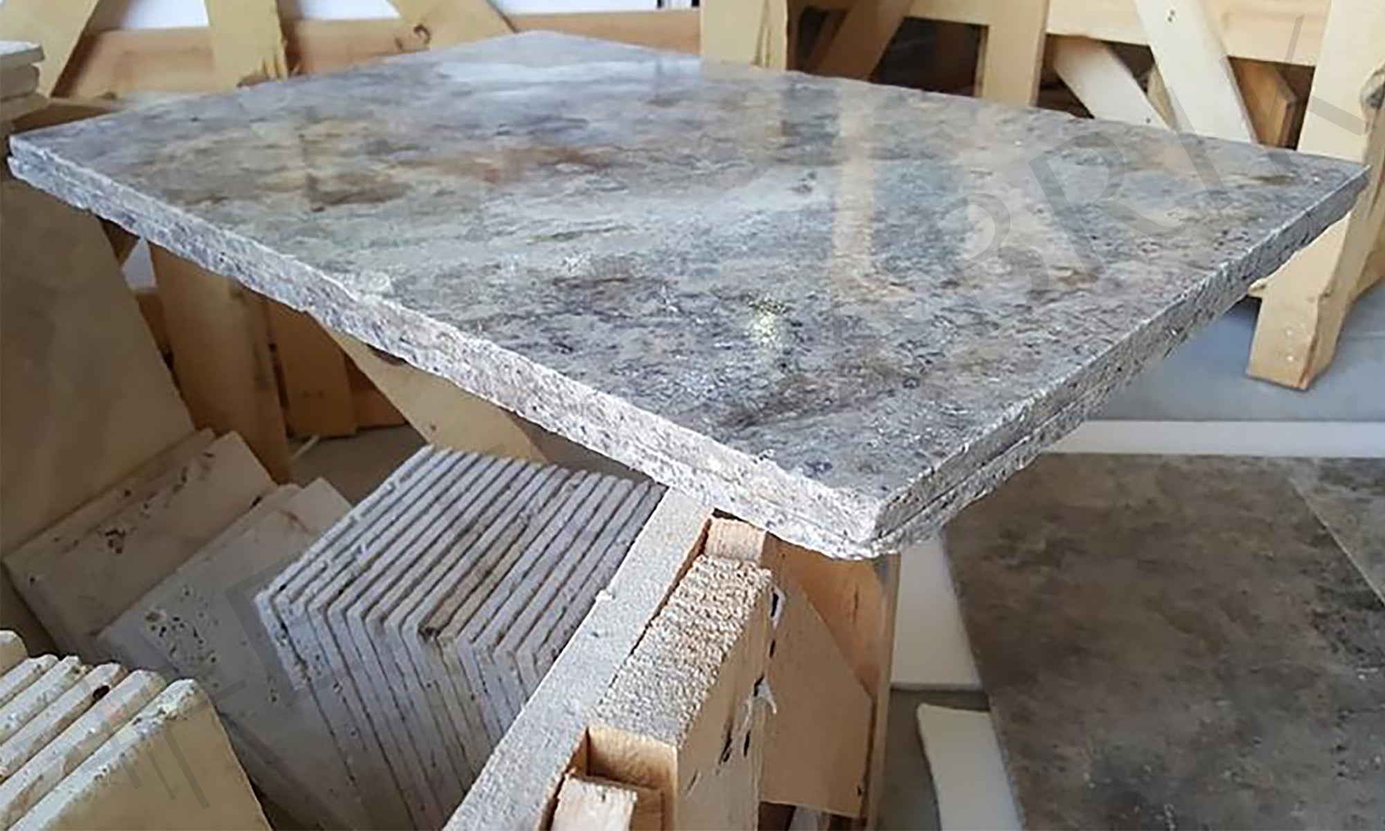 Silver Antique Travertine - Fabrikstone