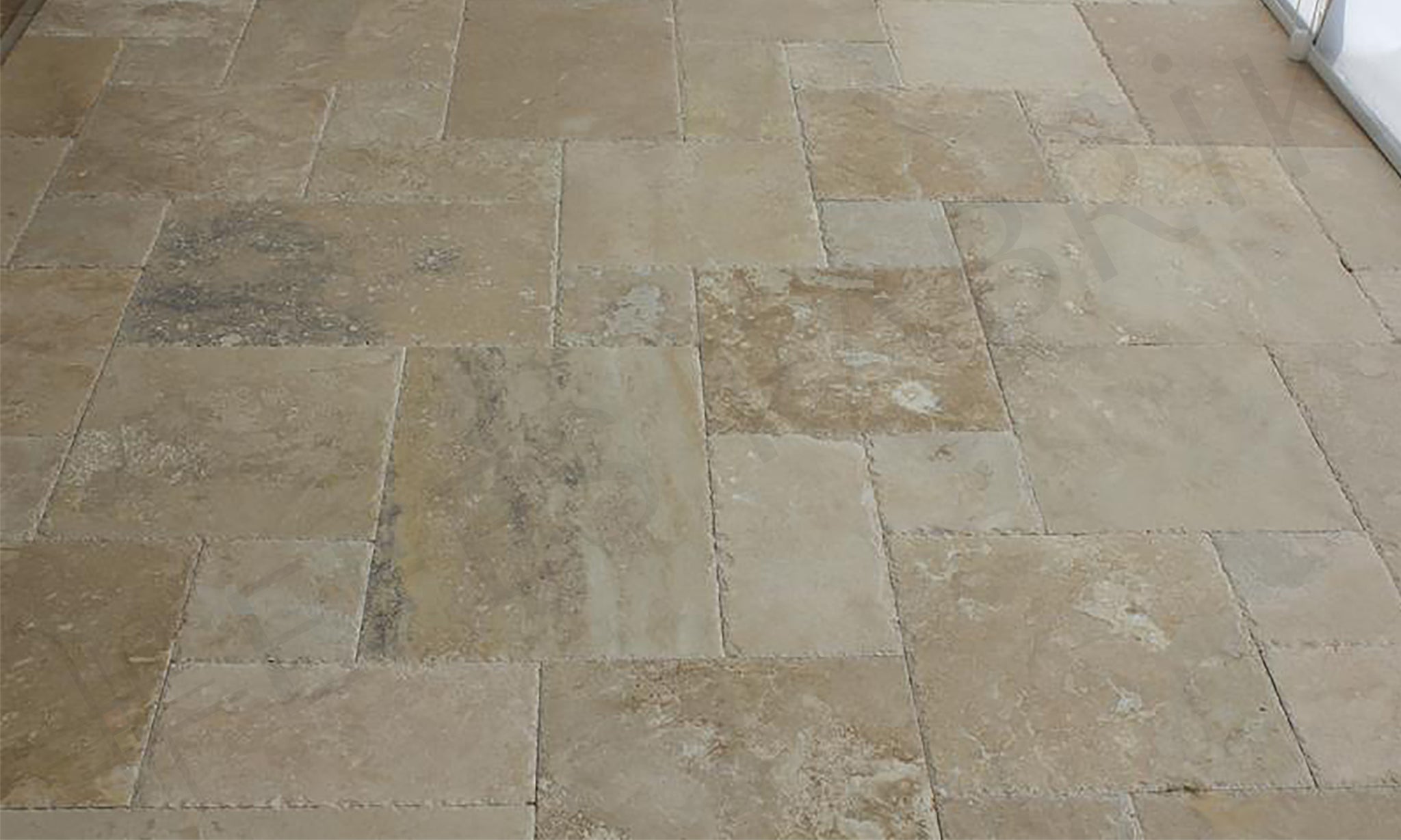 Mina Rustic Pattern Set Travertine - Fabrikstone